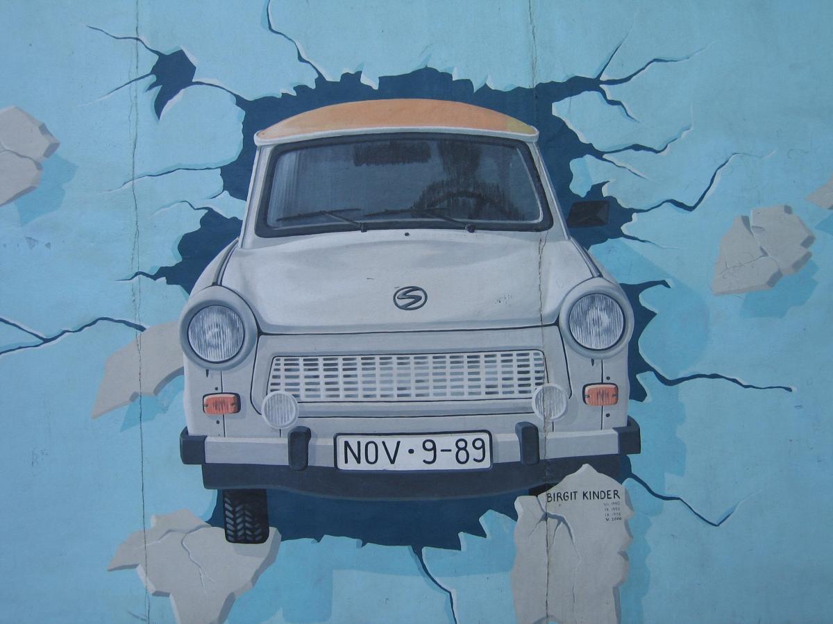 East Side Gallery and the Contested Geographies of Graffiti – Geography ...